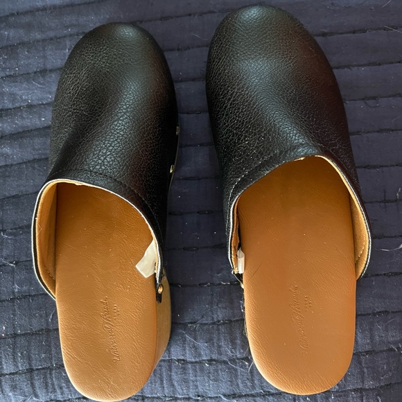 Universal Thread | Shoes | Universal Threads Wooden Clogs | Poshmark